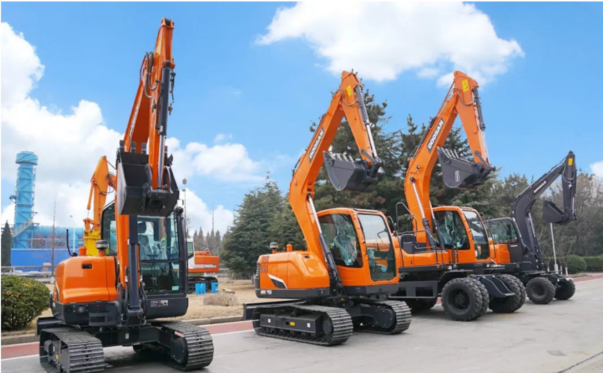 DH130 DX130 Second Hand Excavator Digger With Dozer Wheel Crawler Machine